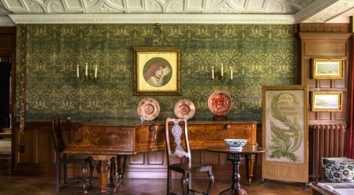 The Effects Of The Industrial Revolution vs. Arts & Crafts Movement