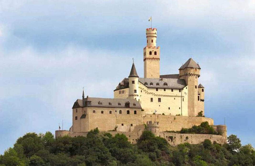 Here Are 5 Of The World’s Most Impressive Medieval Castles