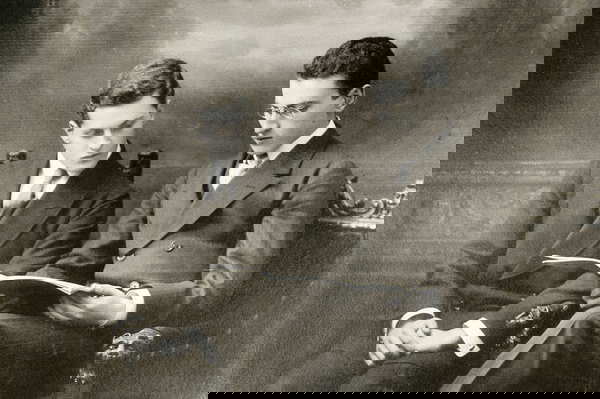 Ludwig Wittgenstein: The Turbulent Life of a Philosophical Pioneer