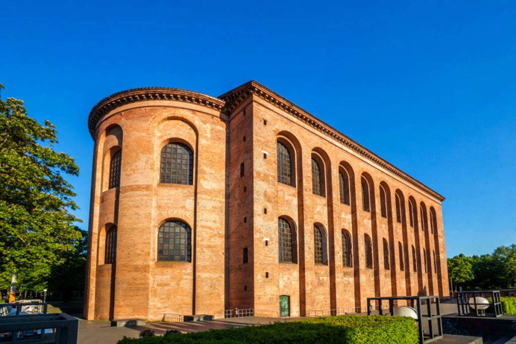 Roman Architecture: 6 Remarkably Well-Preserved Buildings