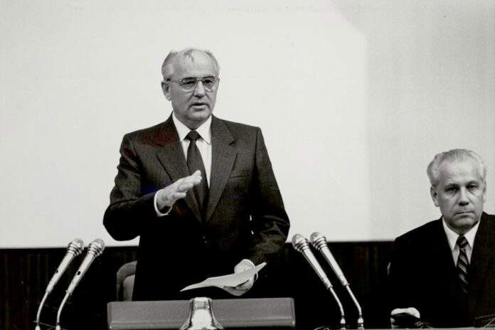 The Soviet Union: How and Why Did it Fall?