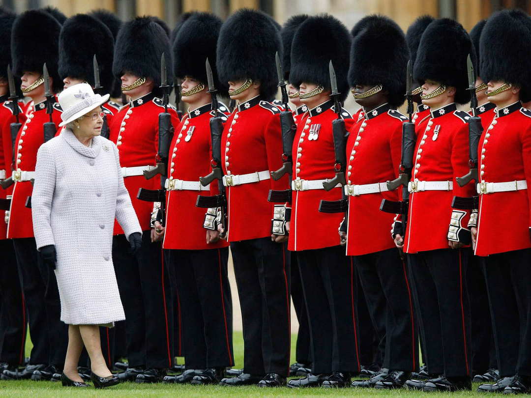 Bizarre Military Fashion Throughout History (Top 8 Outfits)