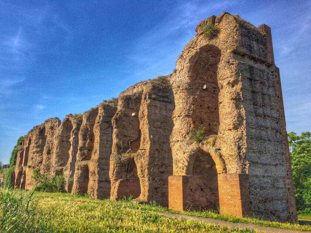 What Are the Most Famous Aqueducts of Ancient Rome?