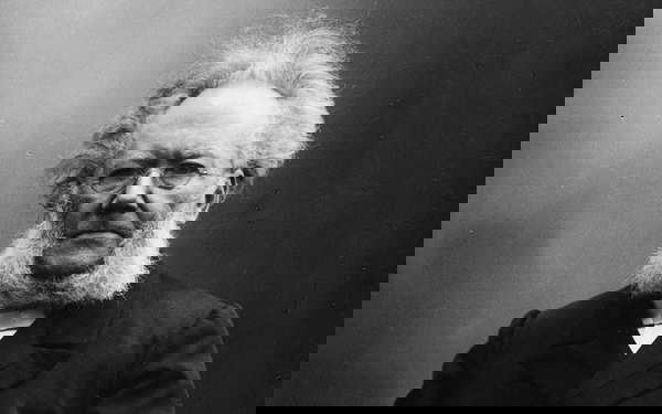 Who Is the Father of Realism? Let’s Find Out!