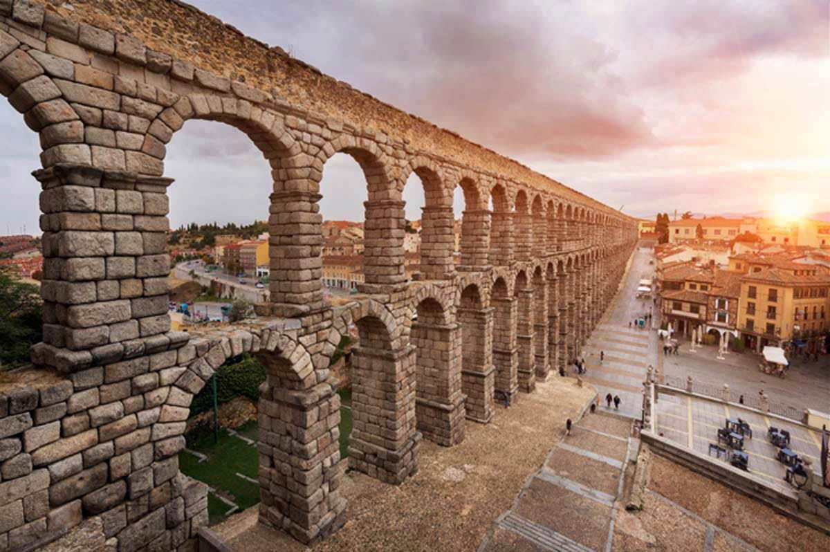 What Are the Most Famous Aqueducts of Ancient Rome?