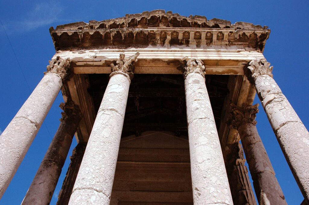 What Are the Most Famous Roman Temples of All Time?