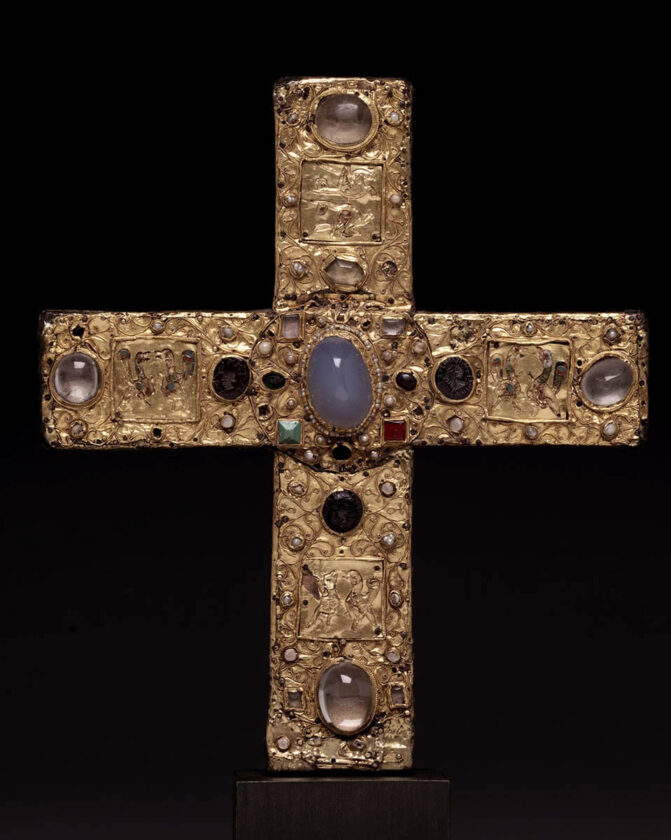 Medieval Artwork: Jewels of the Middle Ages