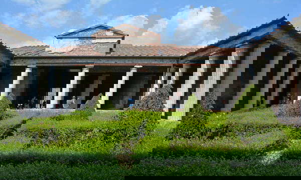 What Were Homes Like in Ancient Rome? (4 Types)