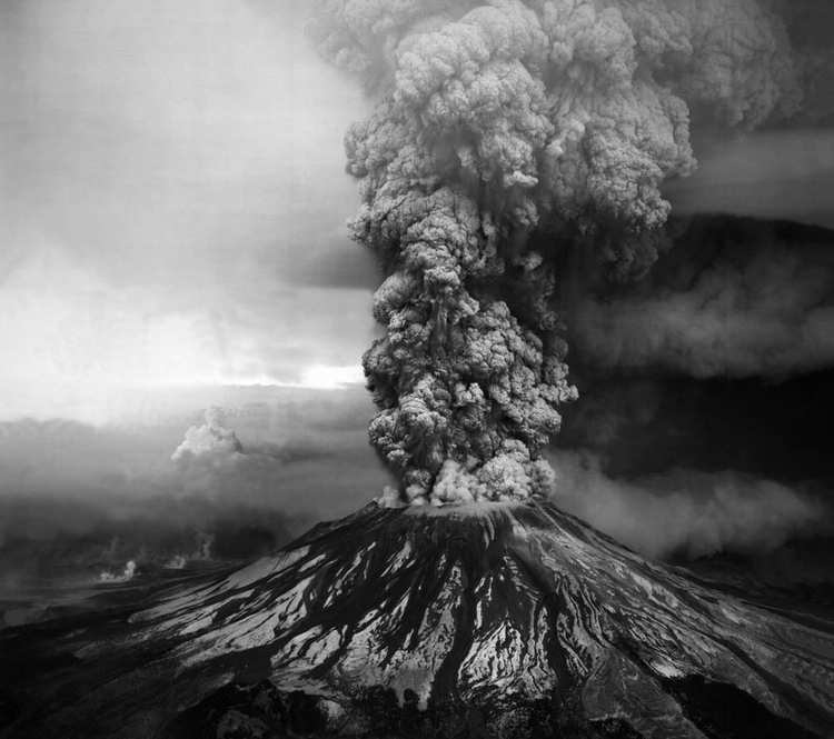 Why Is the Eruption of Mount Vesuvius so (In)famous?