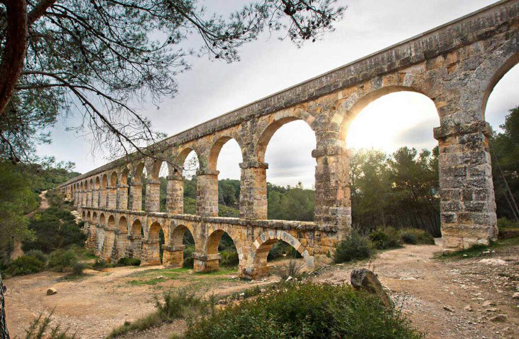 How Did Romans Build Aqueducts?