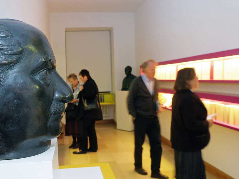 What Did Martin Heidegger Mean By “Science Cannot Think”?