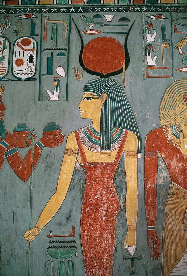 Who is the Egyptian Goddess Isis? (7 Facts)