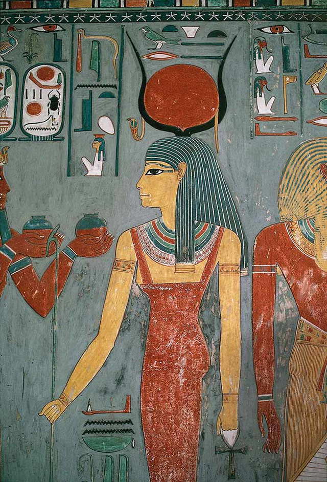 Who is the Egyptian Goddess Isis? (7 Facts)