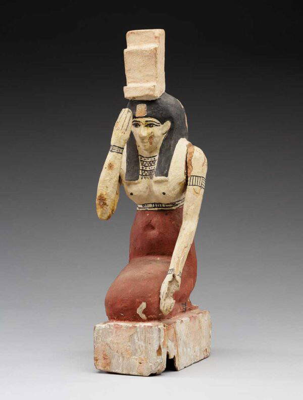 Isis: Egyptian Goddess of Motherhood and Magic (7 Facts)