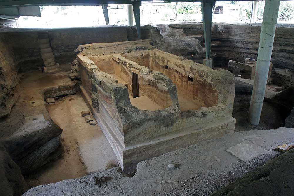 Maya Civilization: A Brief Guide (Religion, Society, Art, Legacy)