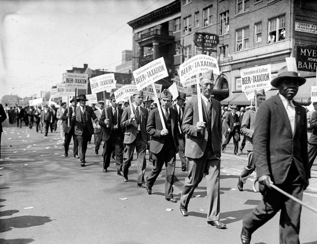 Bootleggers & Speakeasies: The Underworld of the Prohibition Era