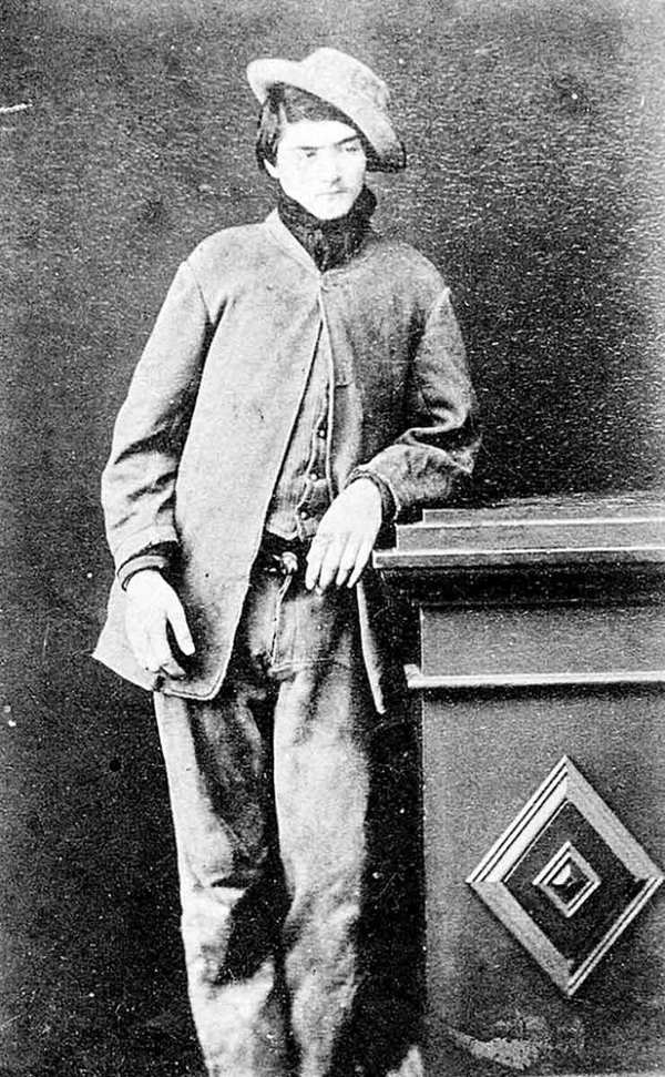 Ned Kelly: The Infamous Outlaw of Australia’s “Wild West”