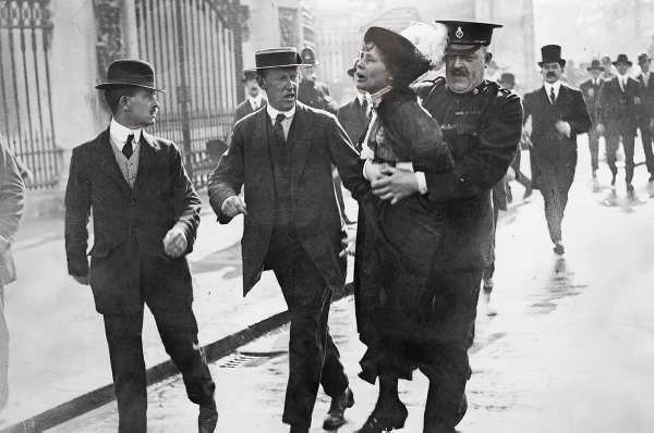Who Was Emmeline Pankhurst? (5 Facts)