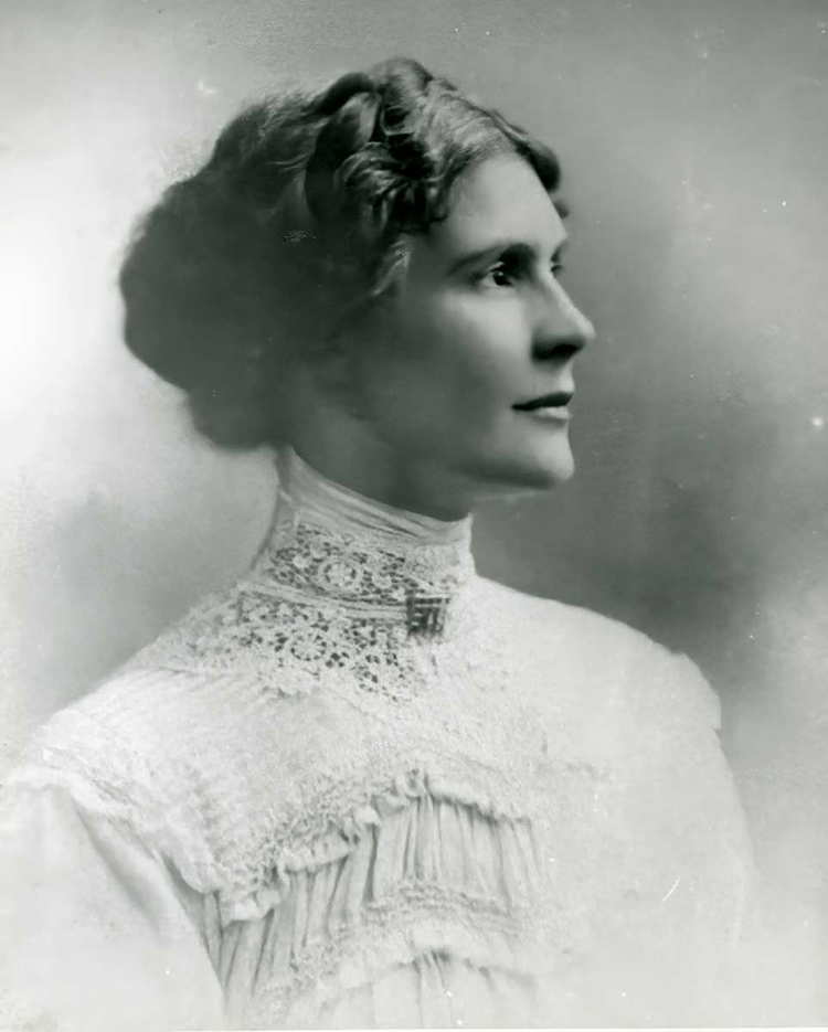 Who Were the Suffragettes? (6 Women Who Led the Movement)