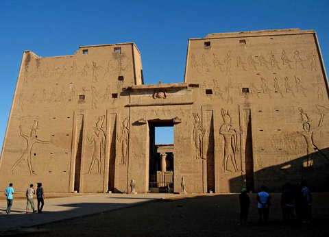 Horus of Behdet vs. Seth: The Epic War & the Winged Sun