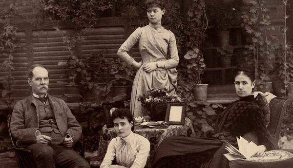 The Fishing Fleet: British Debutantes Searching for Love in India