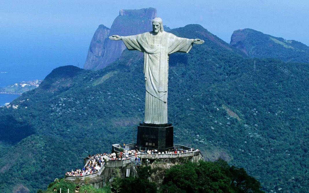 How Was Rio’s Statue of Christ the Redeemer Built?