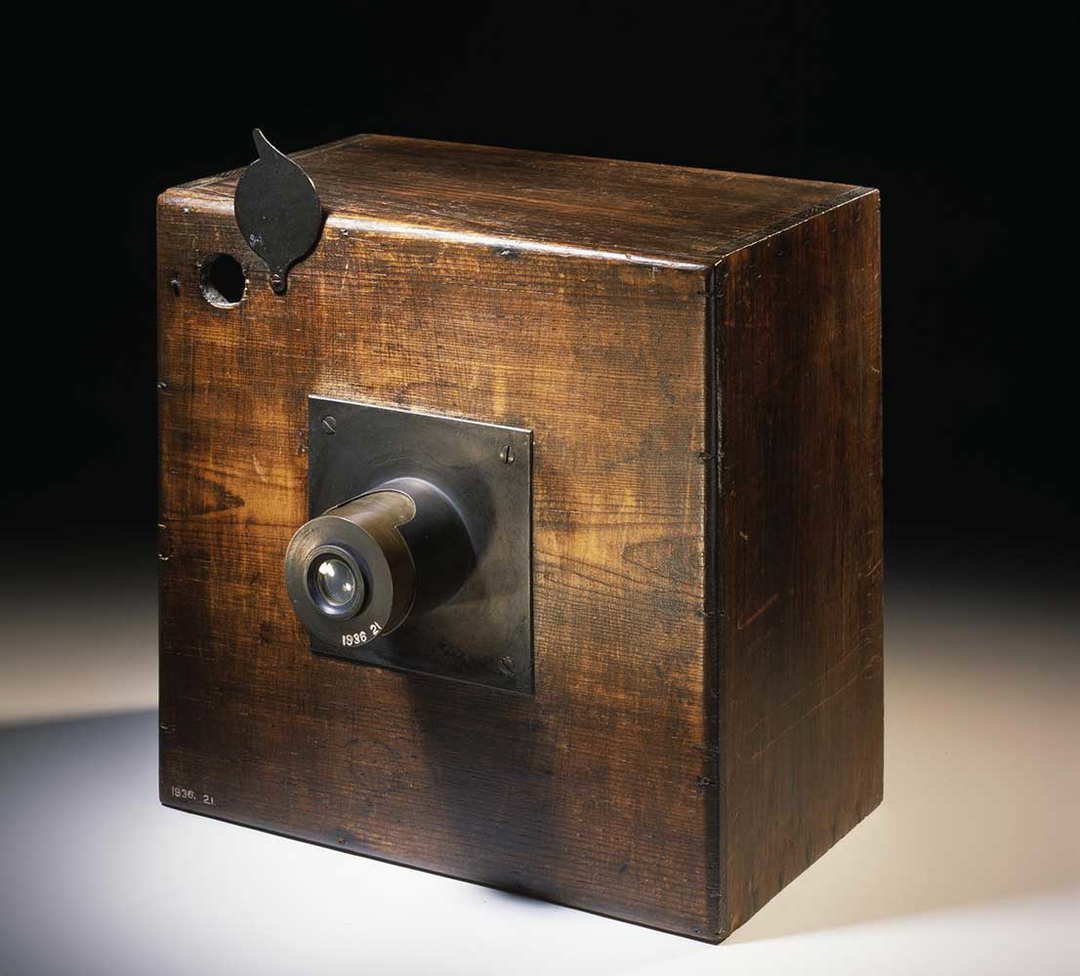 Who Invented The First Camera