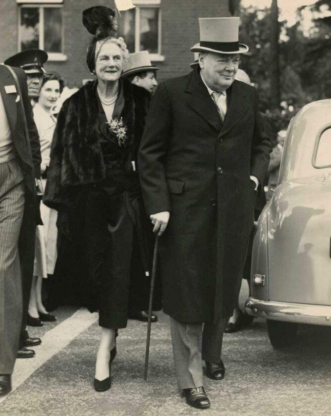 The Biography of British Bulldog Winston Churchill