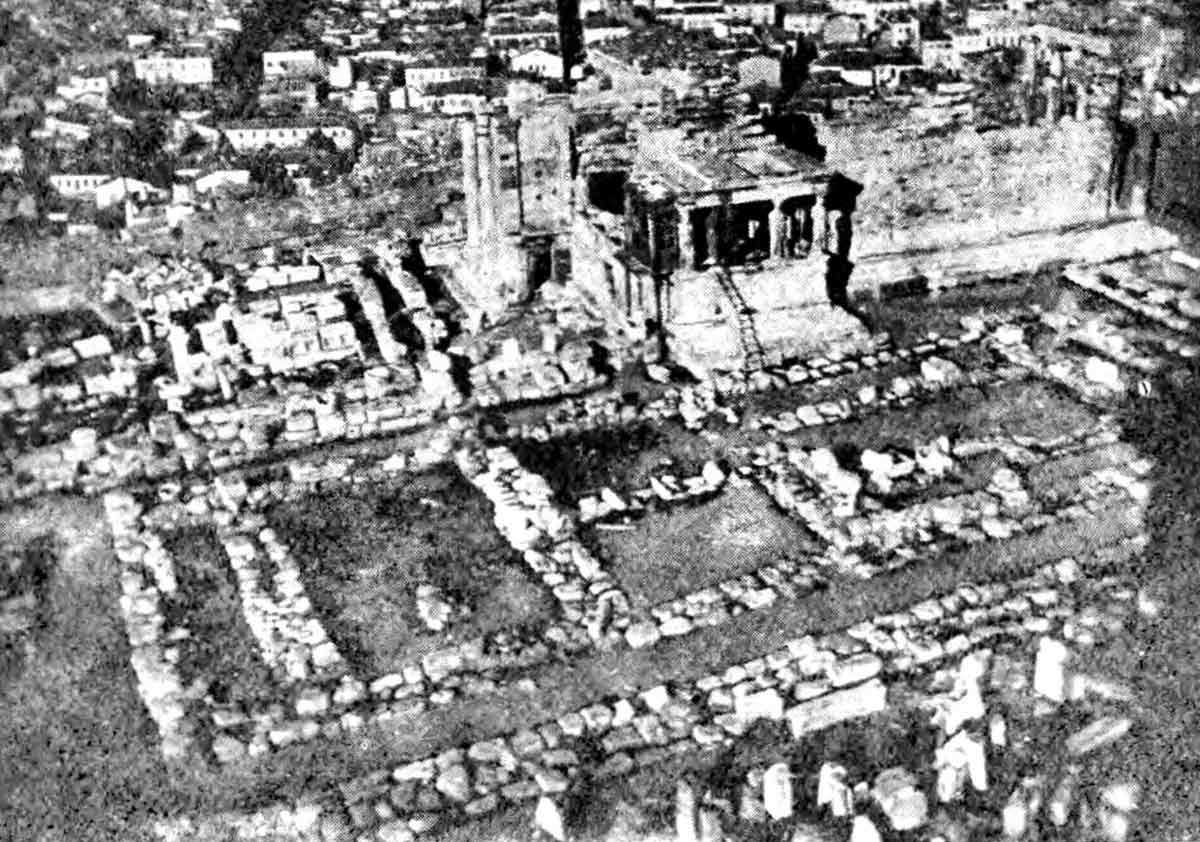 How Did the Persians Destroy the Acropolis?