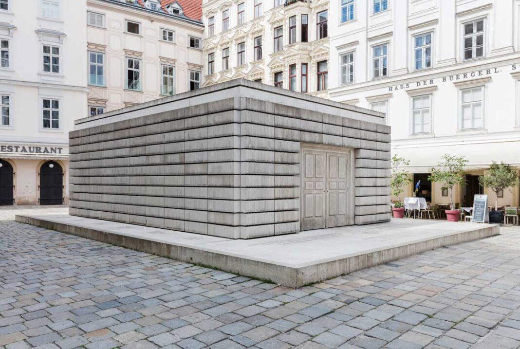 Rachel Whiteread’s Minimalist Art & Its Uncanny Effects