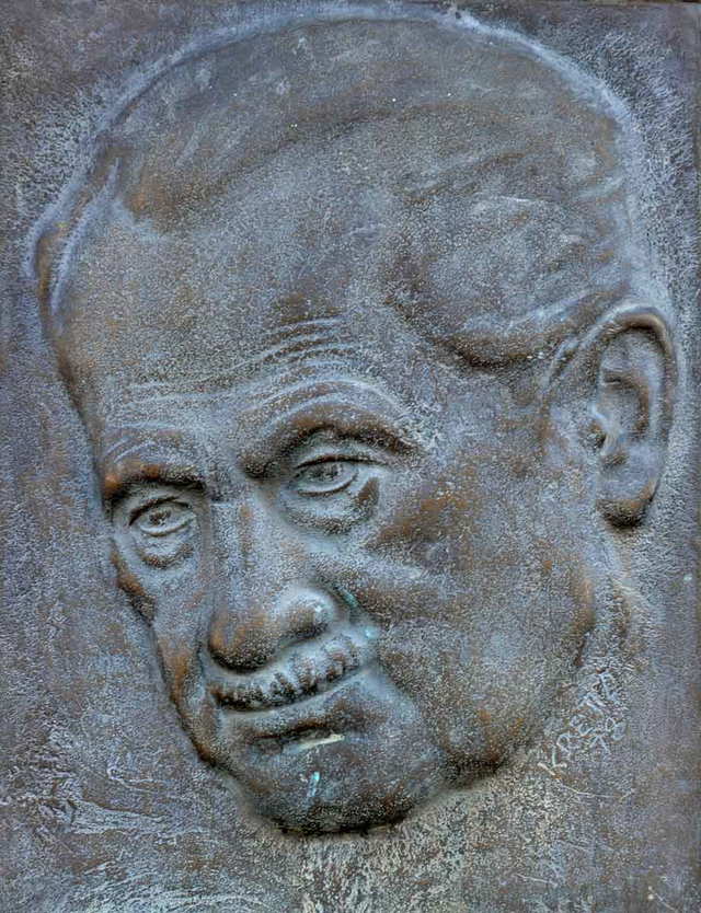 How Does Heidegger’s Approach Differ From Husserl’s Phenomenology?