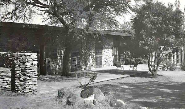 How Did the Modern Movement Pave the Way for New Architectural Styles?