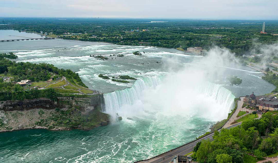 What Are 5 Reasons to Visit Niagara Falls?