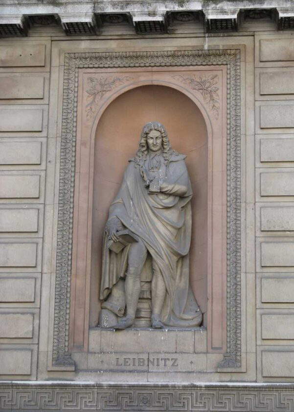 Gottfried Leibniz’s Monadology: Do Souls Exist in Space?