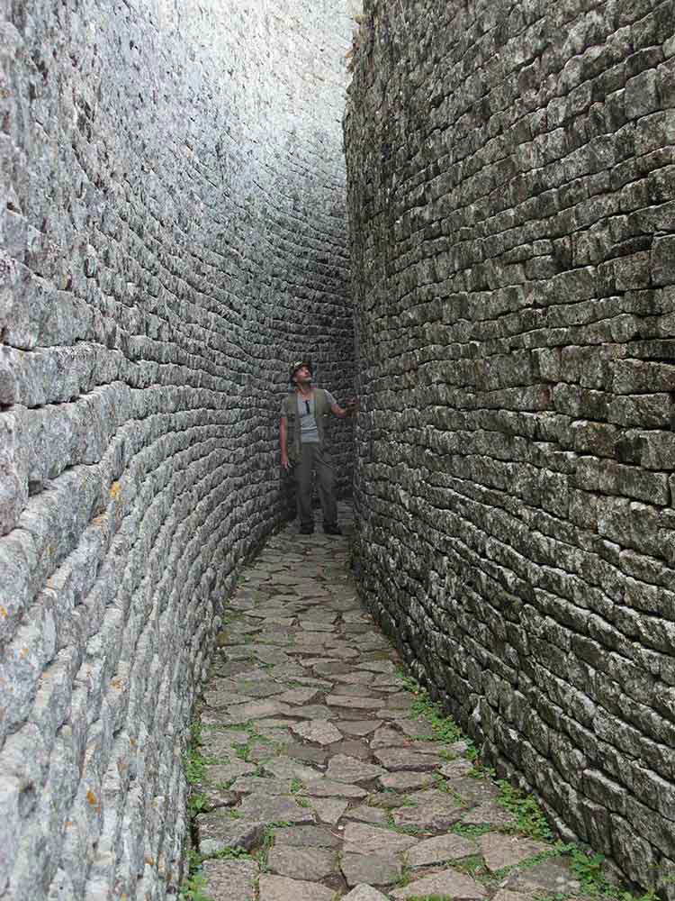 Great Zimbabwe: Center of a Mysterious African Civilization