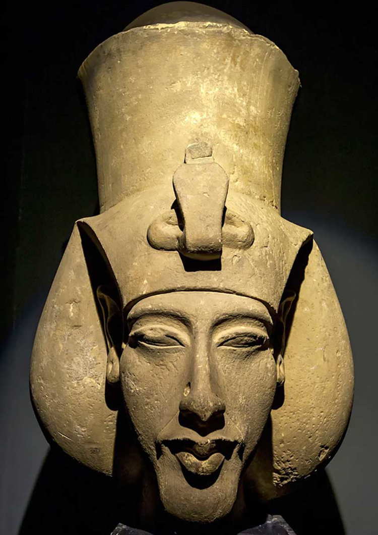 Who Is the Mystery Mummy of Tomb KV55? (4 Theories)