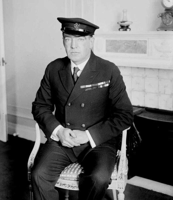 Ernest Shackleton & Endurance in the Antarctic