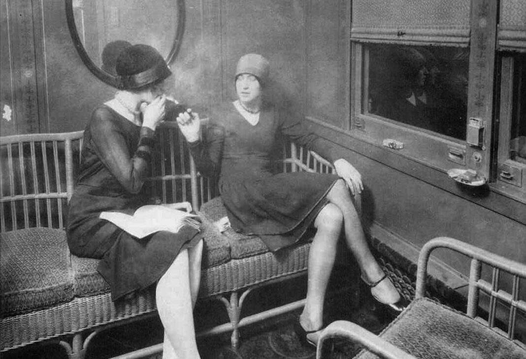 1920s Flappers: An Overview of the Ladies of the Jazz Age