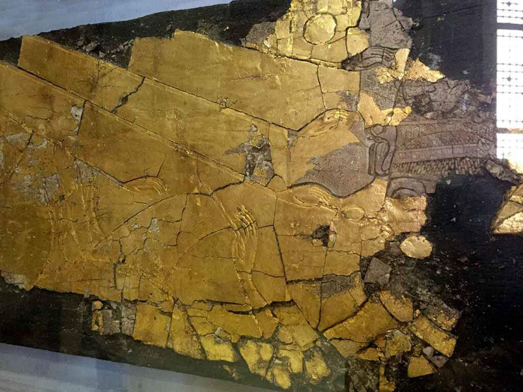 Who Is the Mystery Mummy of Tomb KV55? (4 Theories)