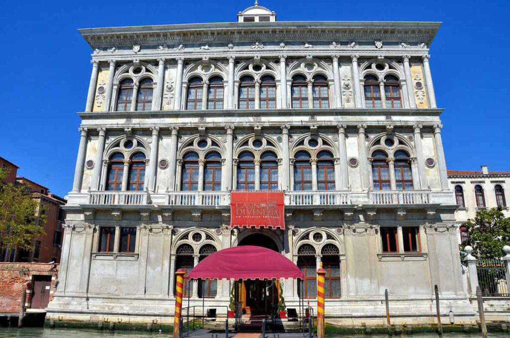 10 Palazzos (Palaces) in Venice You Must Visit