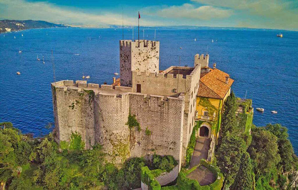 Which Are the Best-known Castles and Churches in Trieste?