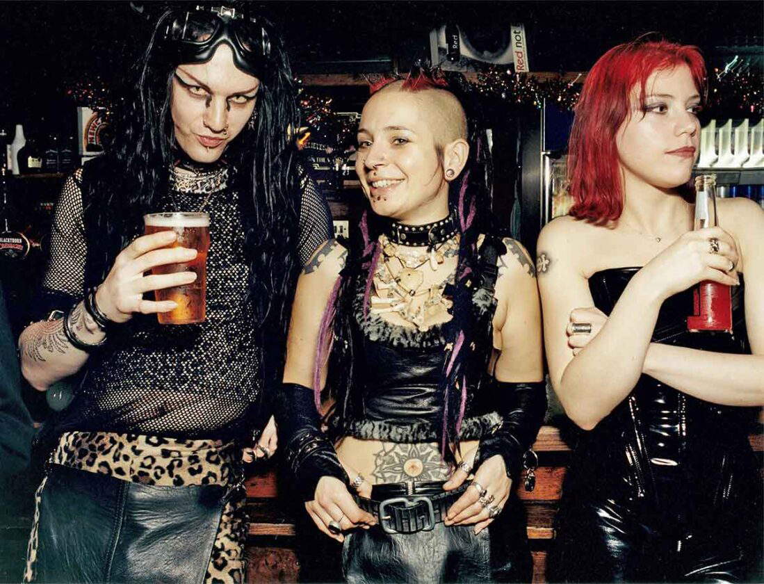 Goth vs. Punk: The Difference Between the Two Subcultures