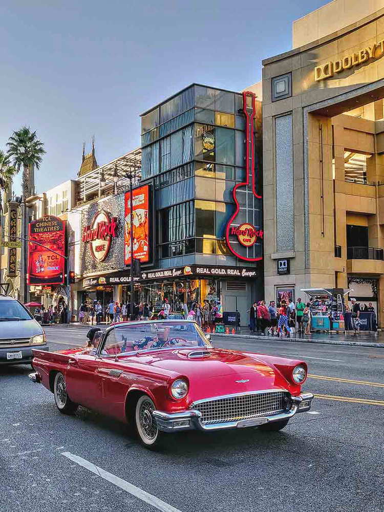 Bertolt Brecht: 10 Facts About the Famous Playwright