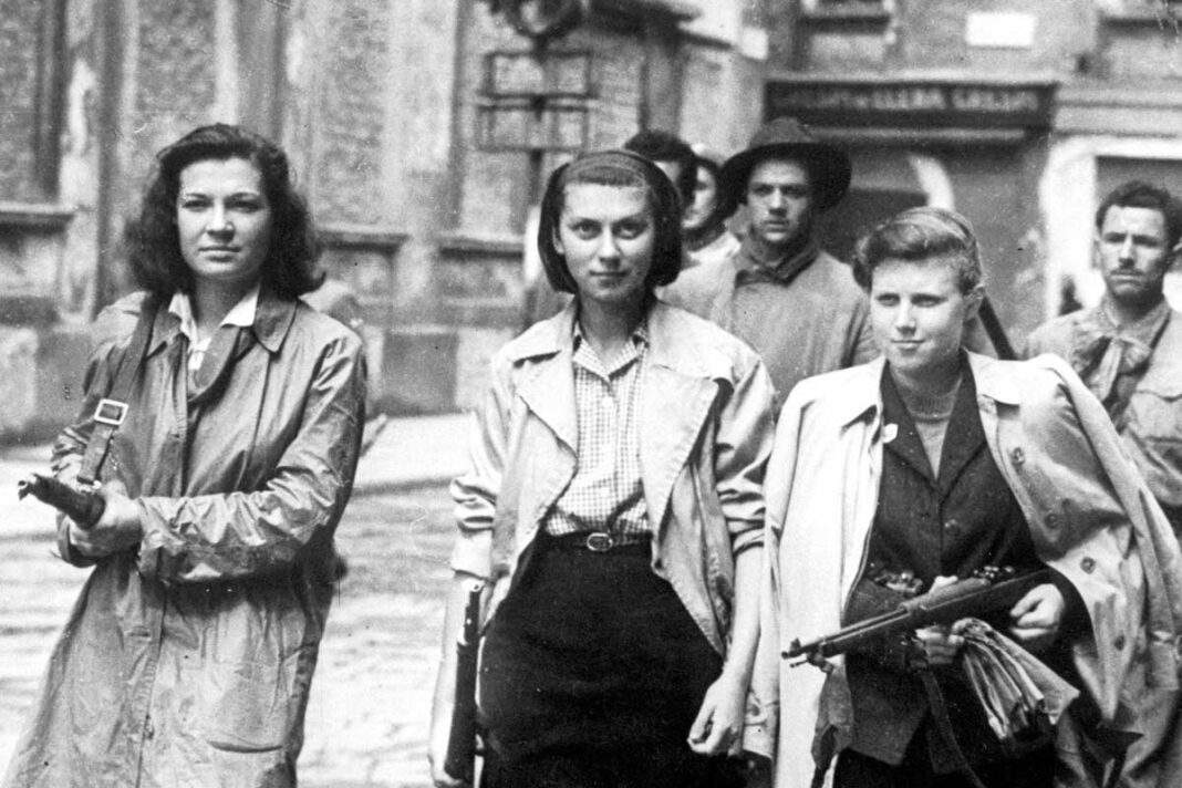5 Female Heroes of World War II