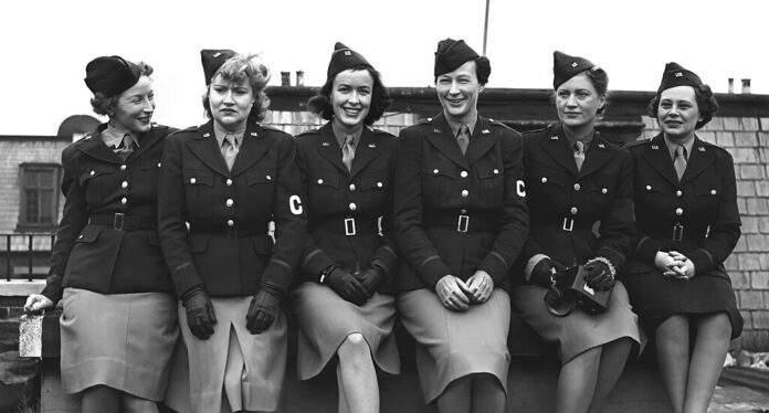 5 Female Heroes of World War II