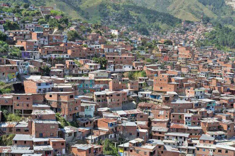 How Did Comuna 13 Transform Medellín?