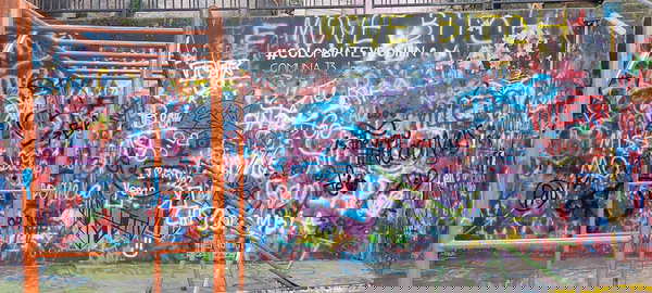 How Did Comuna 13 Transform Medellín?