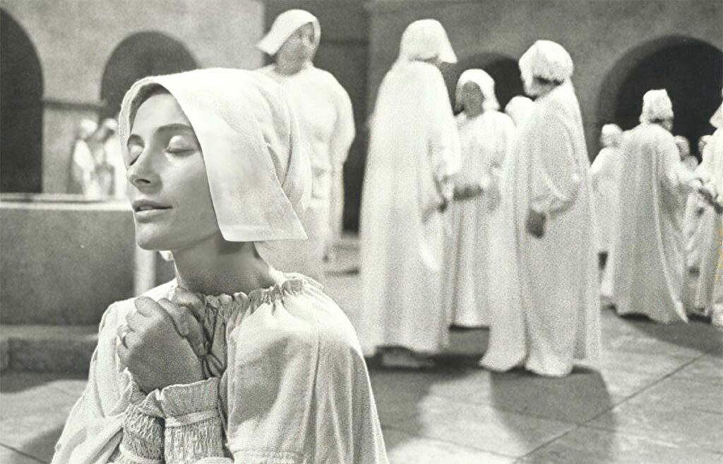 Sor Juana Inés de la Cruz: From Nun to Feminist & Literary Icon