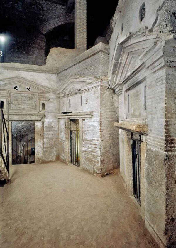 Discover the Secrets of the Roman Catacombs
