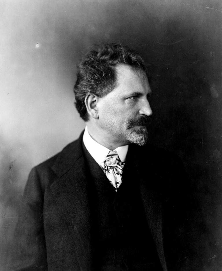 Alphonse Mucha: The Father of Art Nouveau in 7 Works